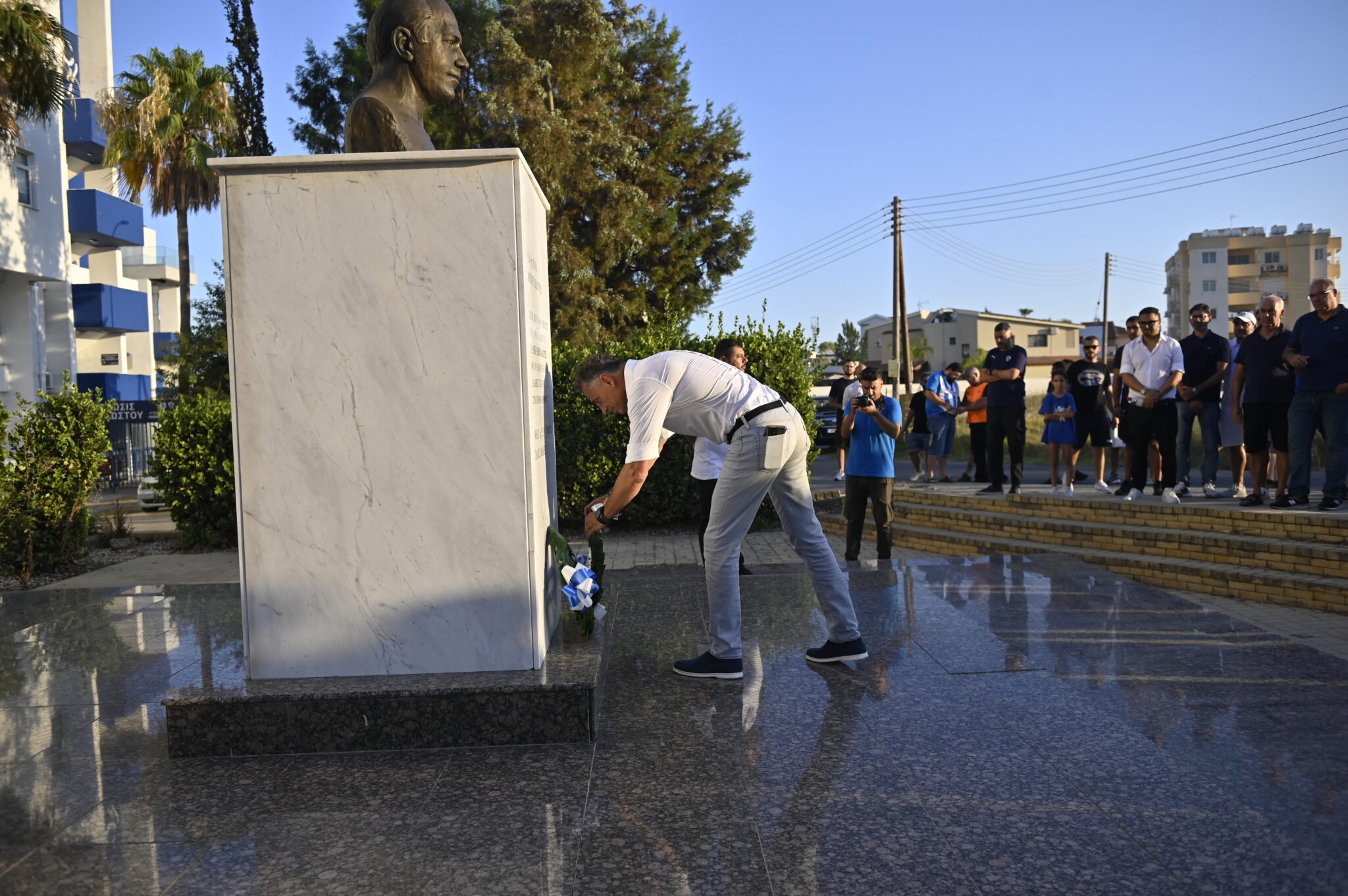 Κατάθεση στεφάνων στη μνήμη Αντώνη Παπαδόπουλου (video) - Τα νέα του ...